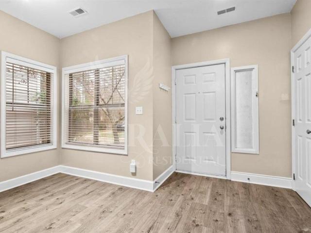 6121 Sunpointe Drive 103