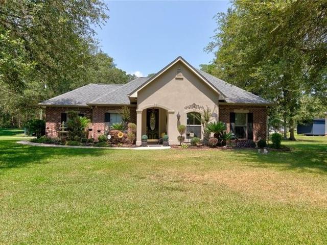 61221 Forest Dr, Lacombe, LA 70445