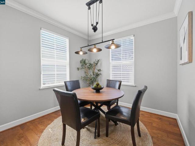 6122 Ashwell Way
