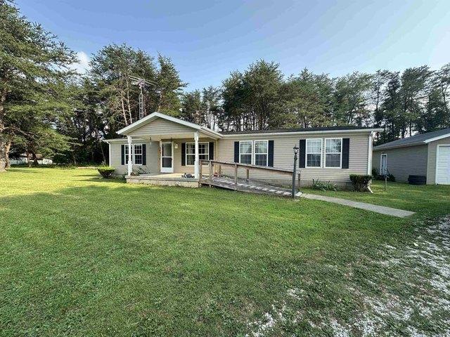 6122 State Road 60 W, Mitchell, IN 47446