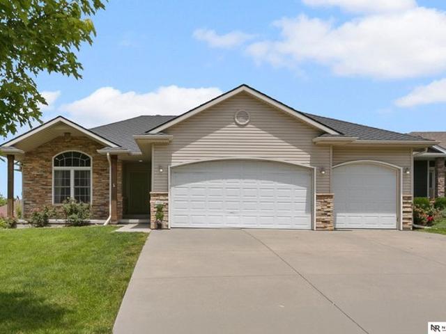 6122 Thompson Creek Blvd, Lincoln, NE 68516