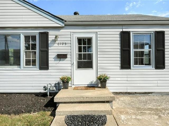 6123 Hadley St, Raytown, MO 64133