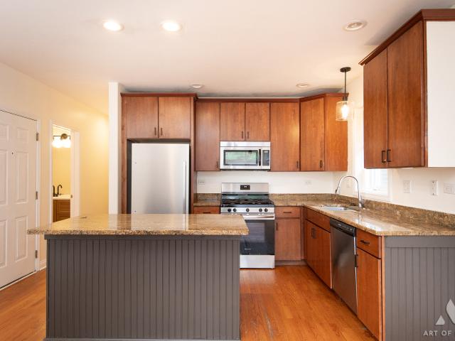 6123 S Kimbark Avenue # 1S