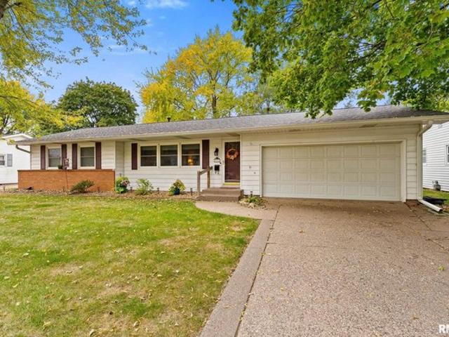 612 12th St, Silvis, IL 61282