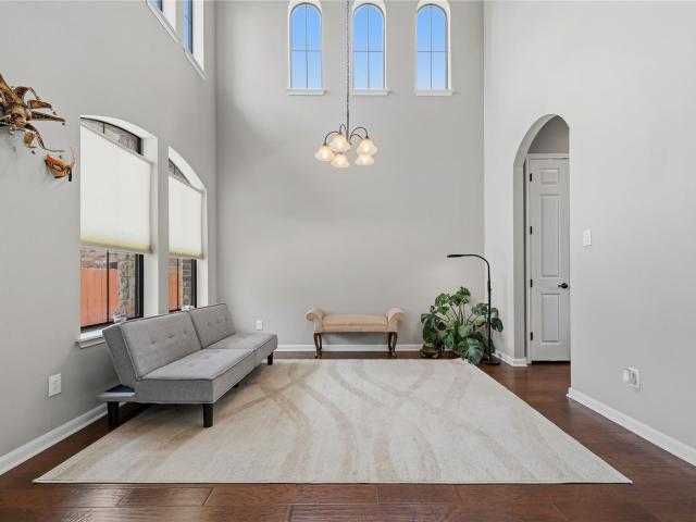 612 Cascada Ln