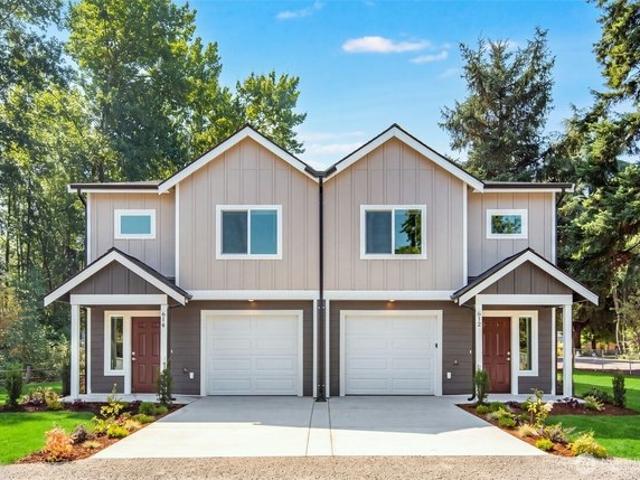 612 and 614 122nd Street Ct E, Tacoma, WA 98445