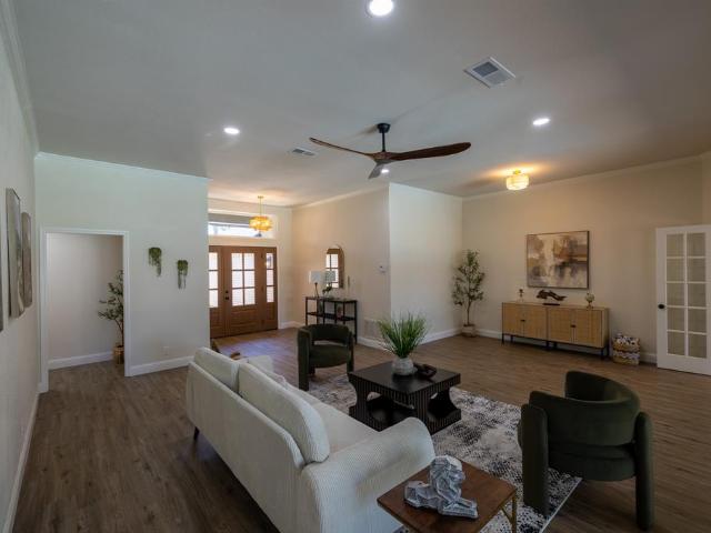 612 Aqua Vista Drive