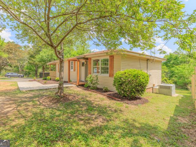 612 Garden Farm Road W
