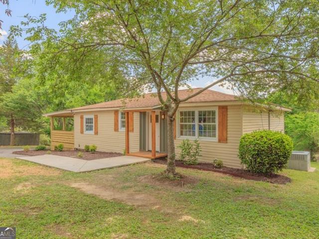 612 Garden Farm Rd W, Rossville, GA 30741
