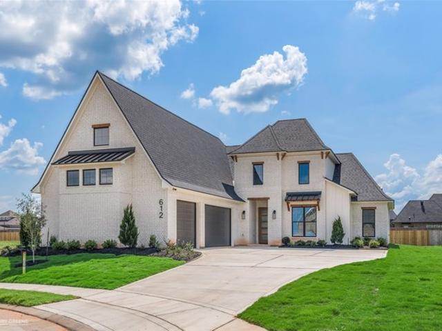 612 Danube Cir, Bossier City, LA 71111