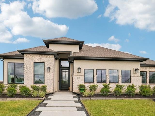 612 Deep Sands Dr, Waller, TX 77484