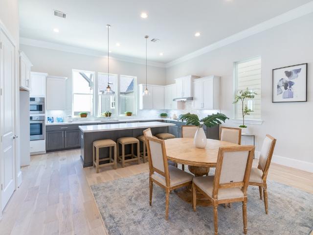 612 Delmar