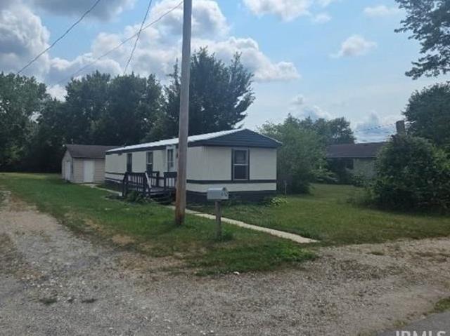 612 E 4th St, Hartford City, IN 47348