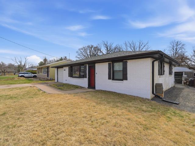 612 E Wilson Ave, Peoria, IL 61603 | Compass