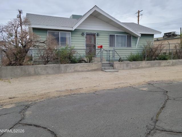 612 F St, Hawthorne, NV 89415