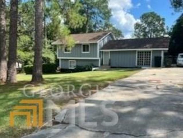 612 Forest Cir, Douglas, GA 31533