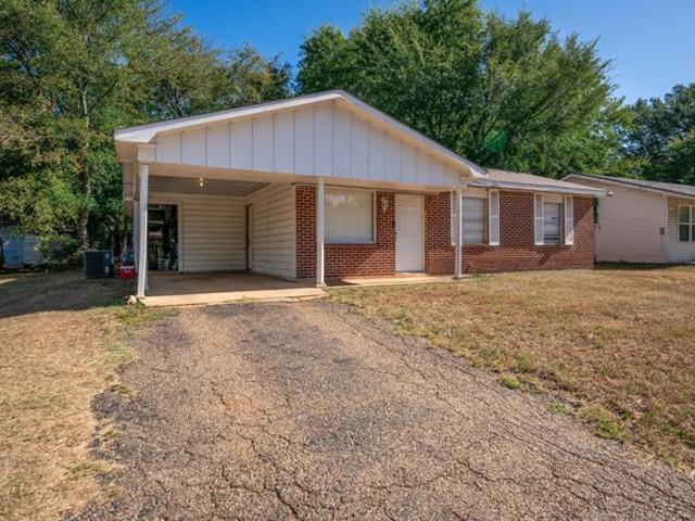 612 Holliday St, Longview, TX 75601