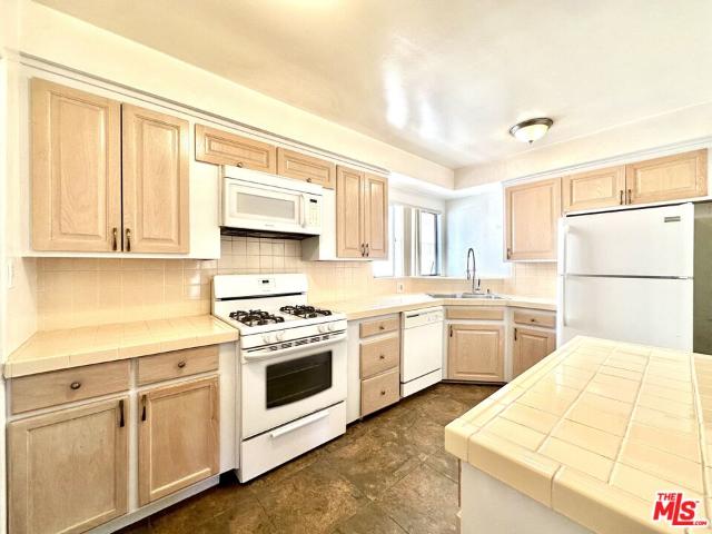 612 Illinois Ct, Unit 2, El Segundo, CA 90245 | Compass