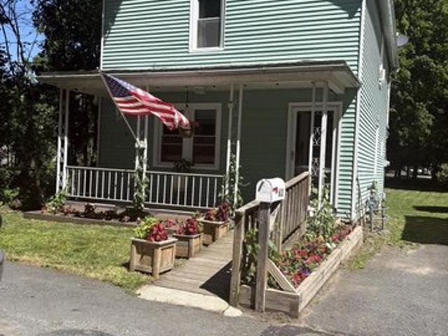 612 John St, Hawley, PA 18428