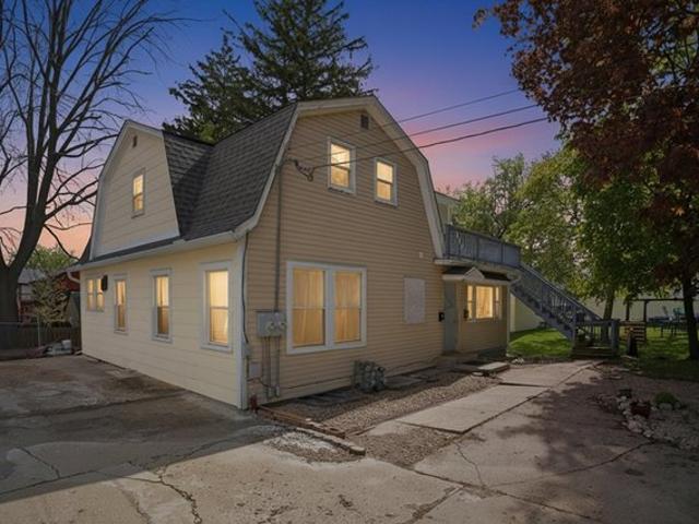 612 Oak St, Woodstock, IL 60098