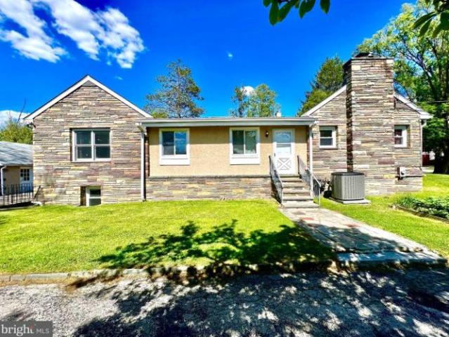 612 Loraine St, Ardmore, PA 19003