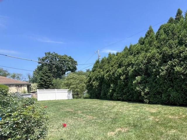 612 Latshmere Drive W