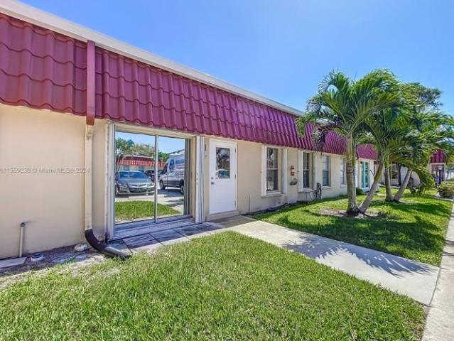 612 Laconia Cir #612, Lake Worth, FL 33467