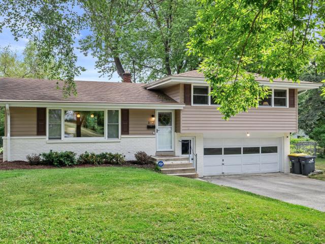 612 Lee Ct
