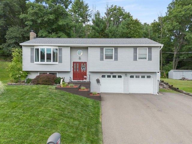 612 Leon Dr, Endicott, NY 13760