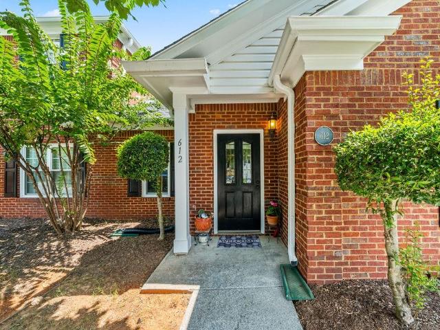 612 Manor Way