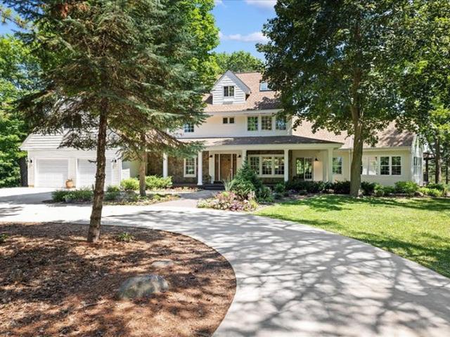612 Nelson Rd, Independence, MN 55359