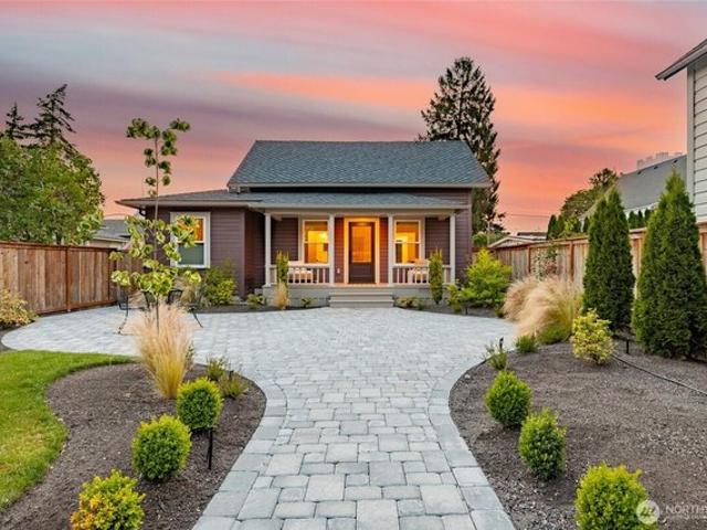 612 S Third St, La Conner, WA 98257