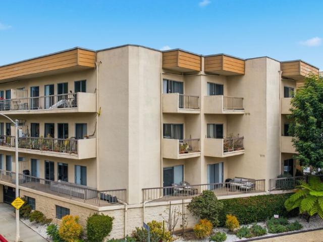 612 S Barrington Ave, Unit 213, Los Angeles, CA 90049 | MLS #26670