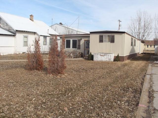 612 S Garfield Ave, Terry, MT 59349