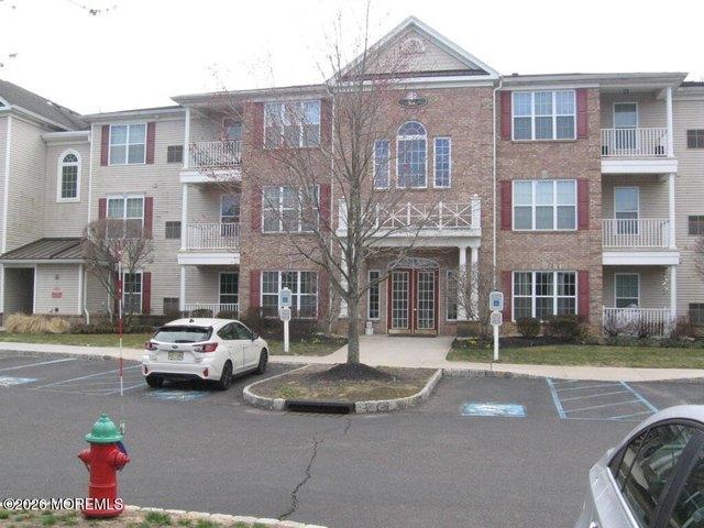 612 Sophee Ln, Lakewood, NJ 08701