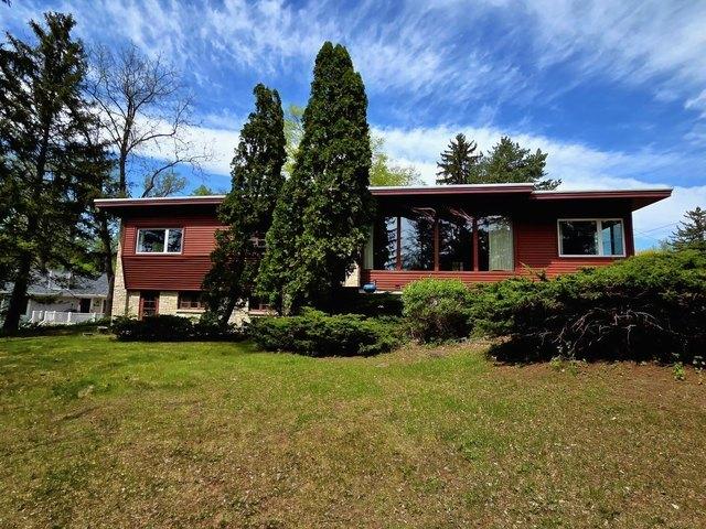 612 Silver Lake Dr, Portage, WI 53901