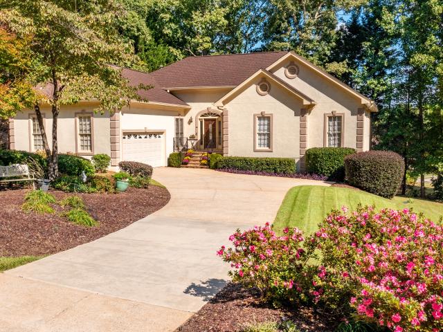 612 Redbud Lane