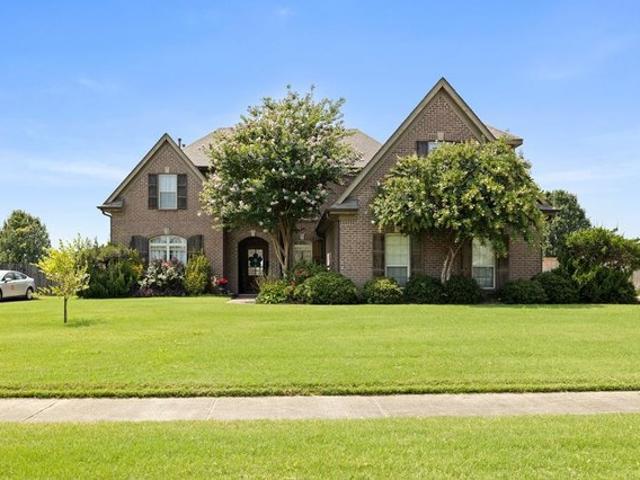 612 River Oaks Dr, Marion, AR 72364