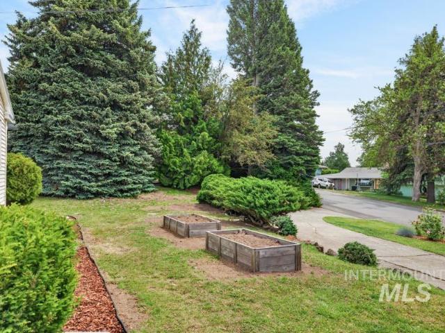 612 Ridge Rd