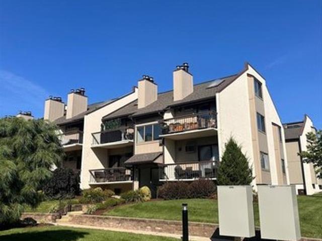 612 W Ridge Mews, Wood Ridge, NJ 07075