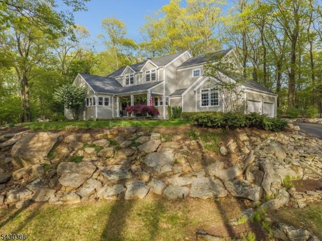 612 Woodglen Rd