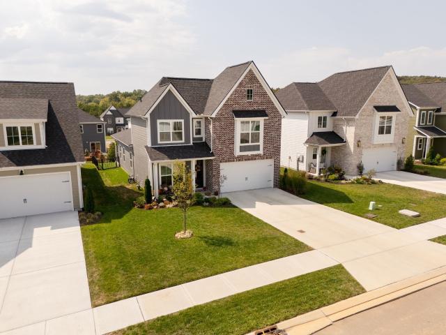 612 Whitetail Ct