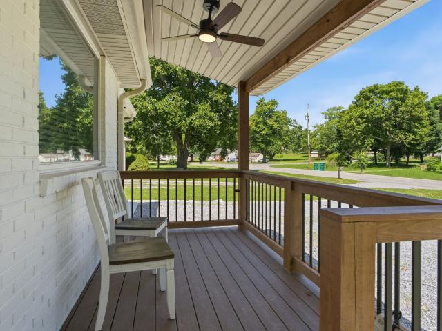 612 Wilkinson Ln