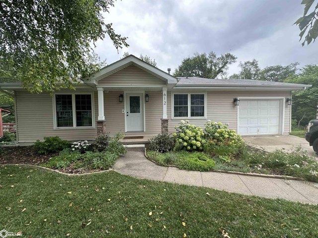 612 Winchester Dr, Ottumwa, IA 52501