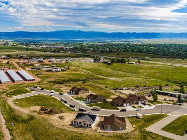 612 Valley View Dr, Sheridan, WY 82801
