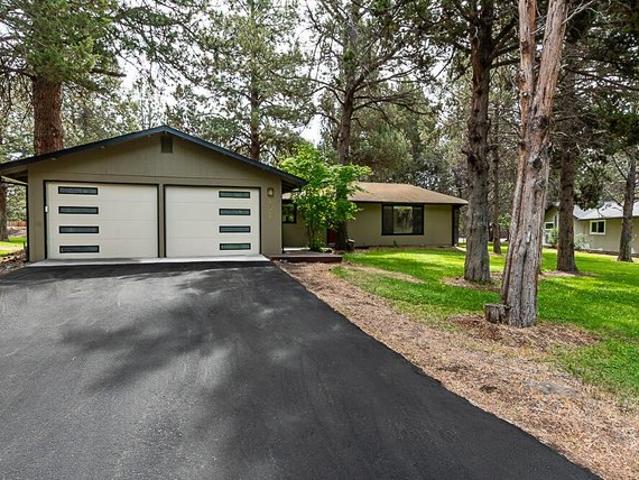 61346 Robin Hood Ln, Bend, OR 97702