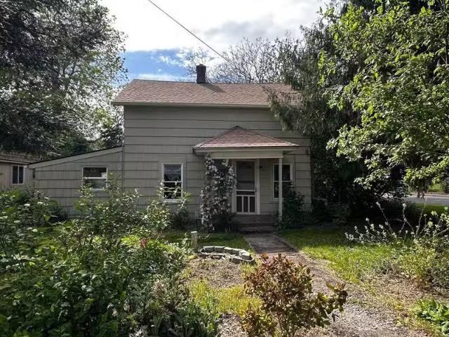 61349233 230 Craven St S