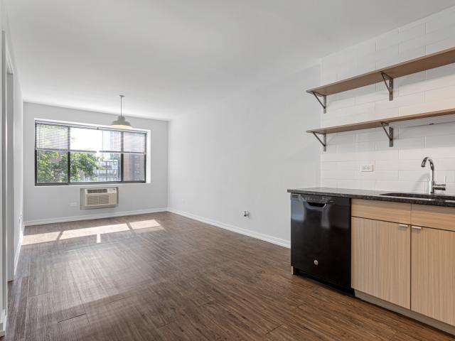 6134 N Kenmore Ave, Unit 208, Chicago, IL 60660 | Compass