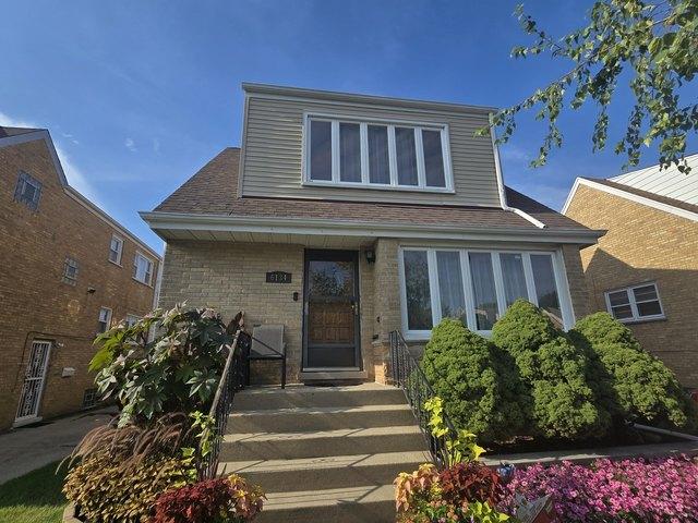 6134 W Leland Ave, Chicago, IL 60630