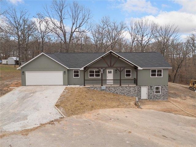 6135 Oak Leaf Dr, Harrison, AR 72601
